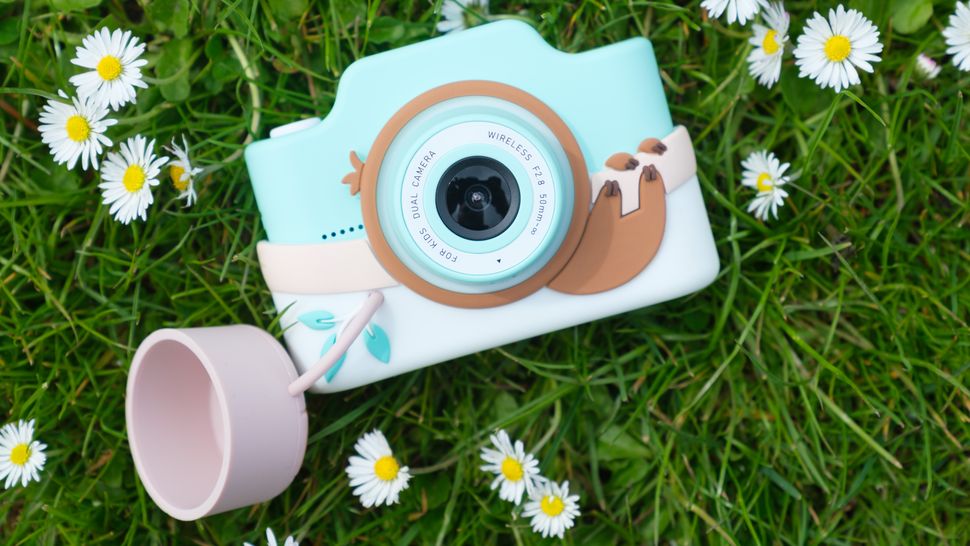 Kidamento Model K review: A small kids' camera that is full of ...
