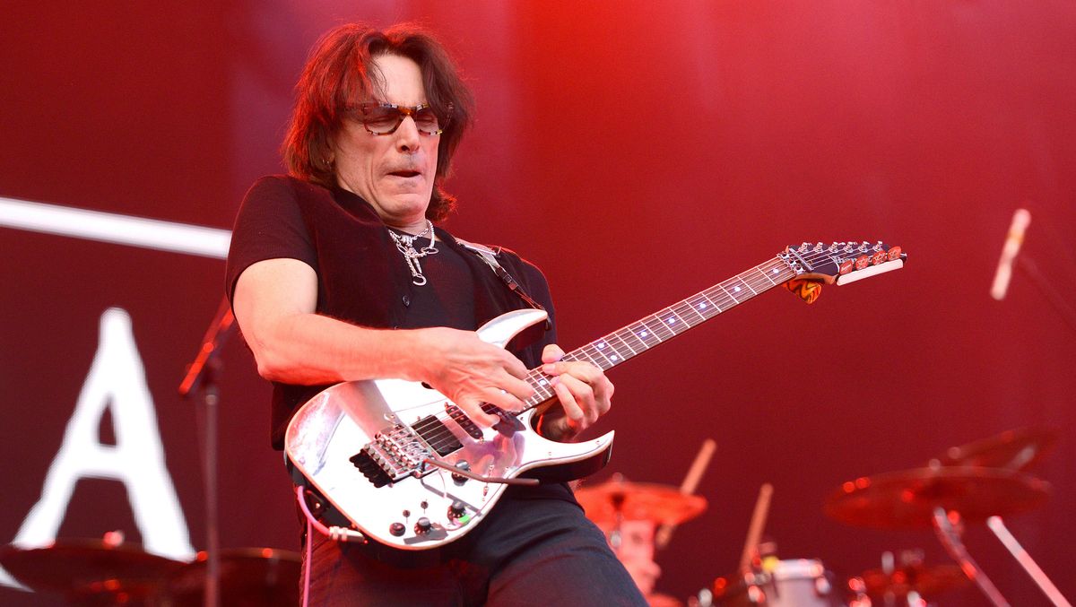 Steve Vai’s insane joint shifting technique: here’s how to do it ...