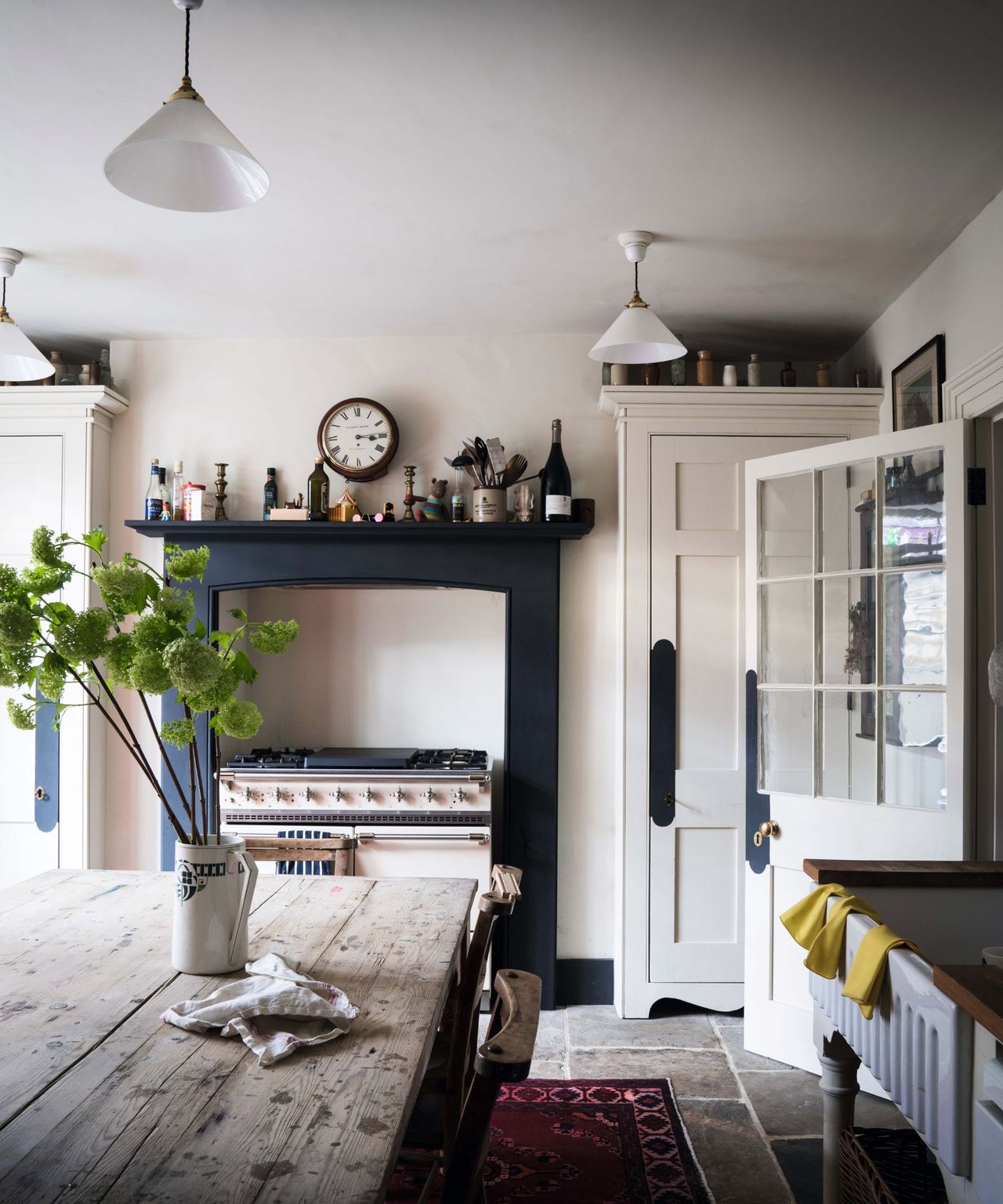 6 best dark paints loved by interior designers | Homes and Gardens