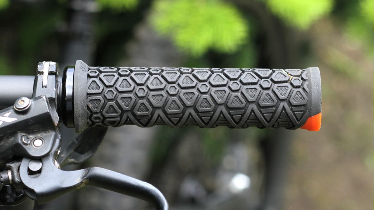 ODI Vanquish Lock-On grips review | Bike Perfect