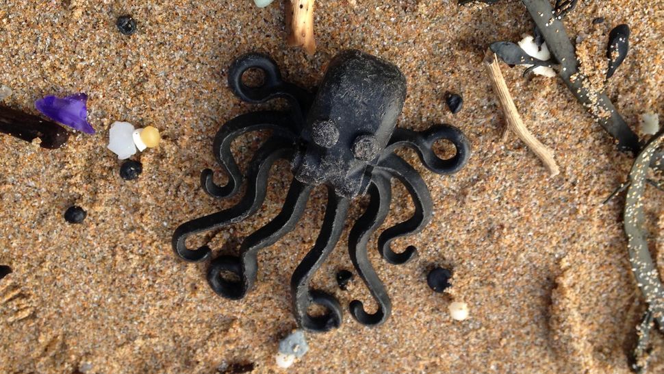 5 million shipwrecked Legos still washing up 25 years after falling ...
