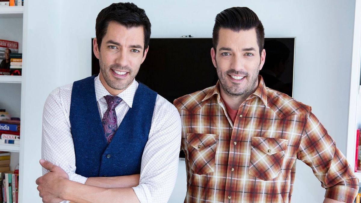 Drew & Johnathan Scott Tap a 2026 Trend With Wall Panels | Homes and ...