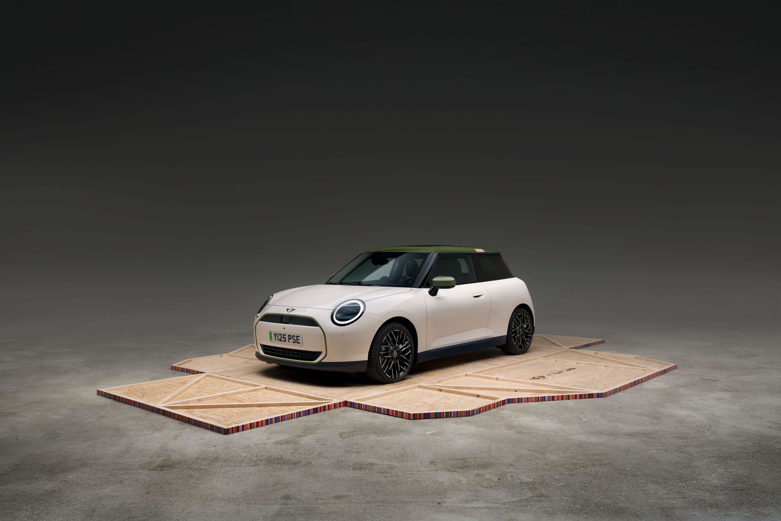 The Mini Paul Smith Edition brings the designer and the car brand ...