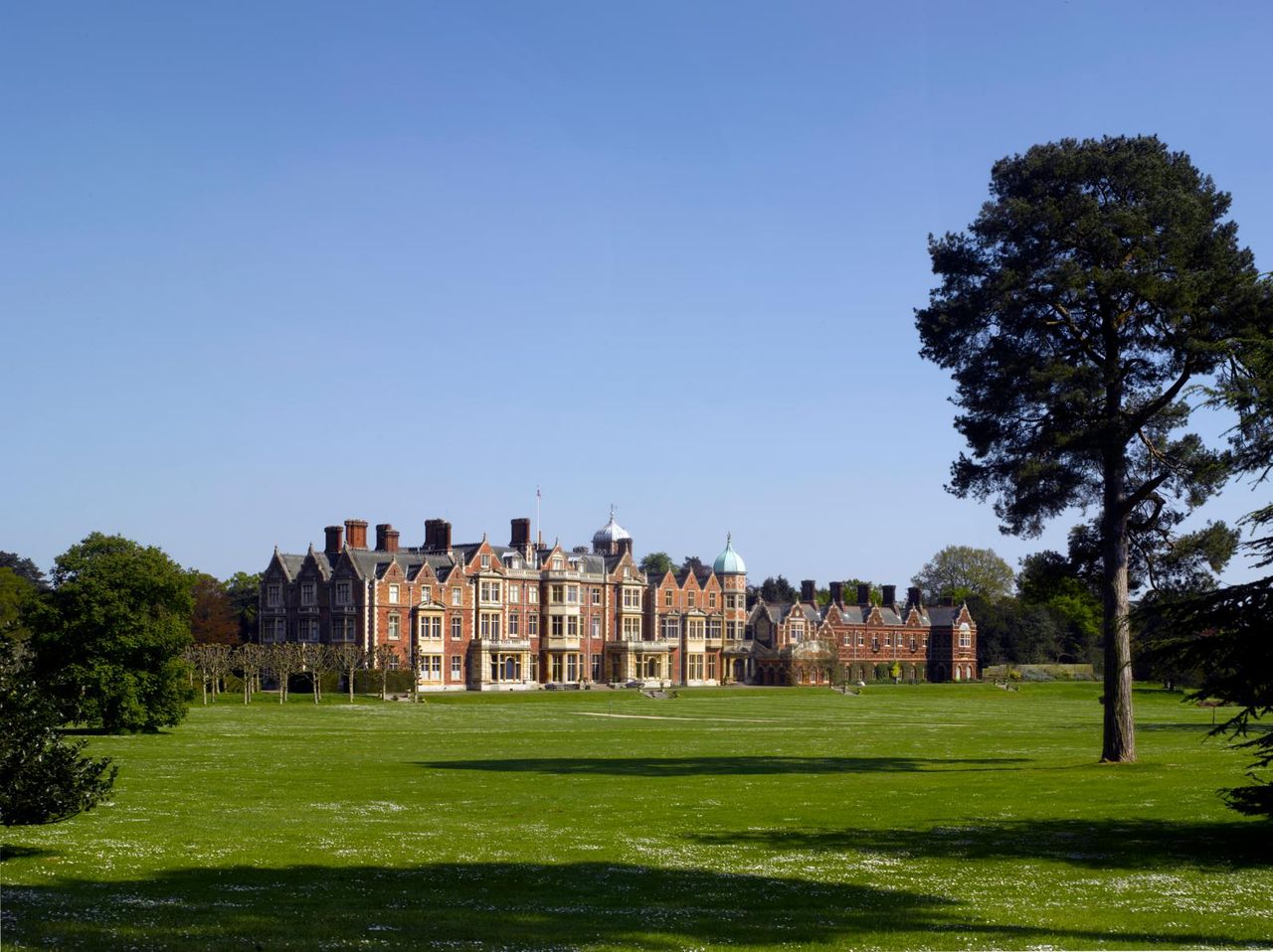 Sandringham House: The Norfolk home of The Royal Family, from the ...