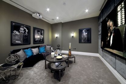 This London mansion comes with a cool cocktail bar and leisure complex