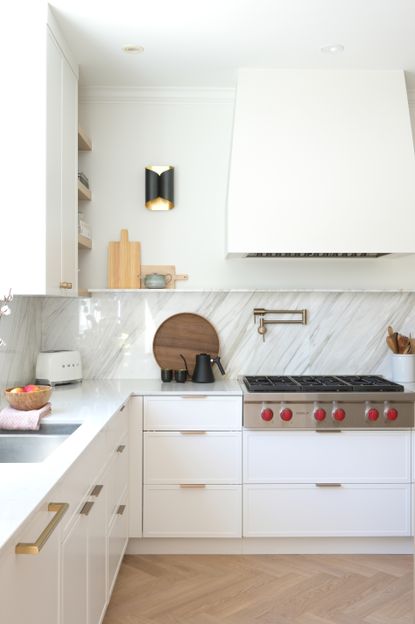 Before and After — A Plain Kitchen Gets a Modern New Look | Livingetc