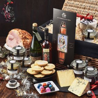 Nine of the best luxury Christmas hampers to buy in 2025 | MoneyWeek