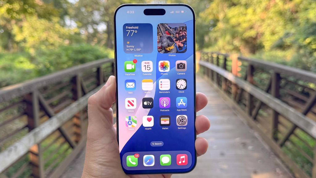 I just switched to iPhone 16 Pro Max from iPhone 13 Pro — 7 features ...