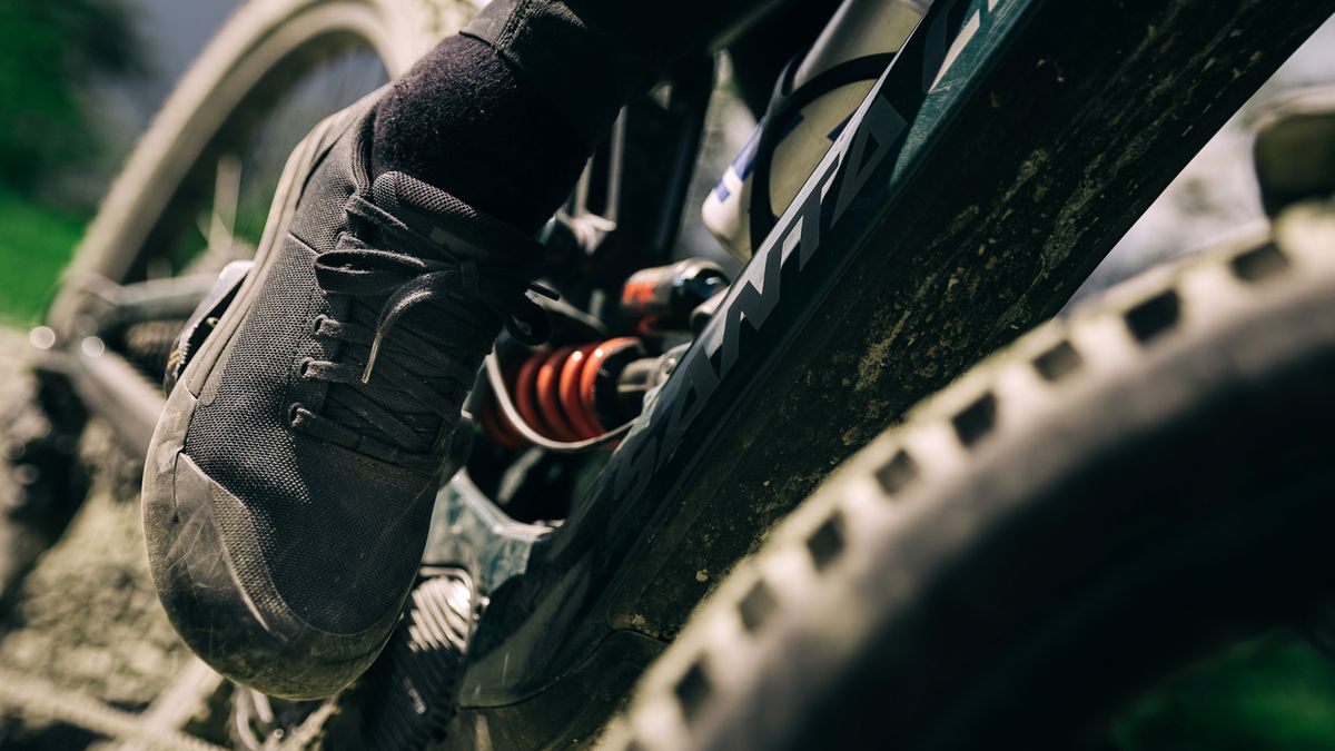 Fox Racing expands its MTB footwear range with the Union Canvas shoe ...