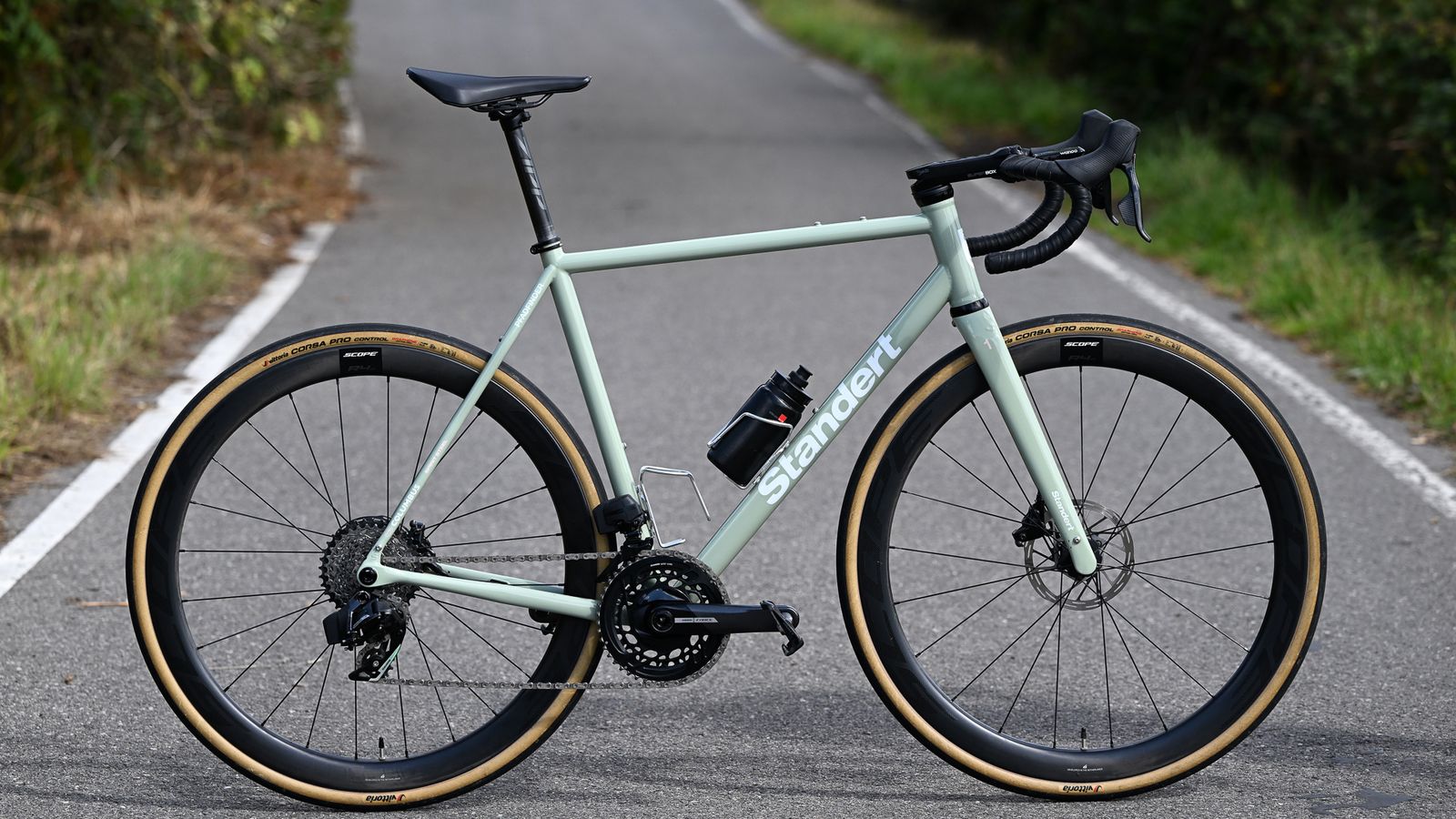 The Standert Pfadfinder is more than just another retro steel bike ...