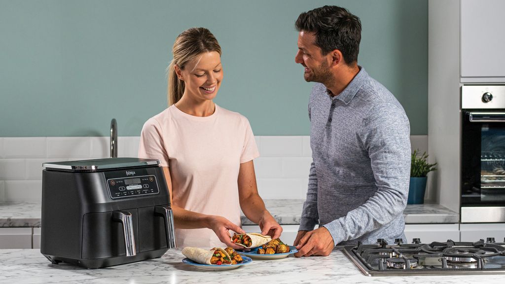 Ninja Foodi Dual Zone Air Fryer review: cook two things at once, in ...