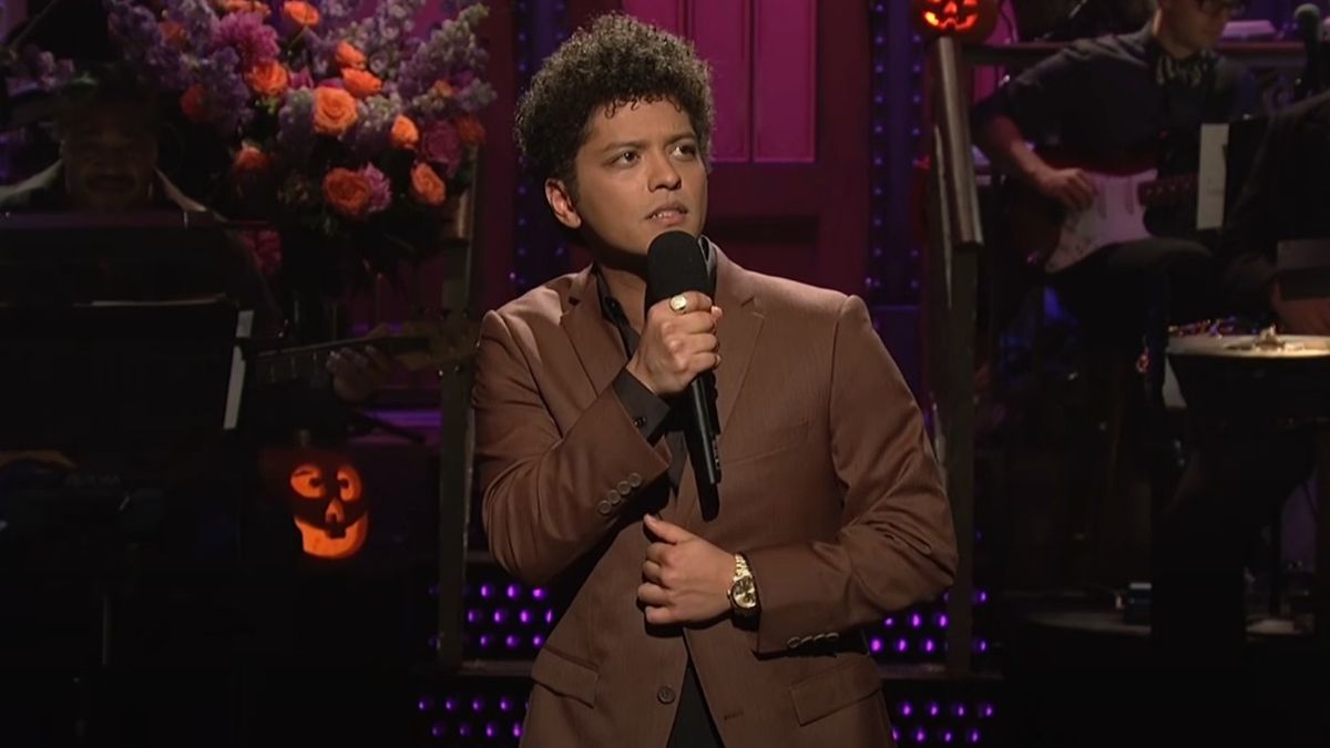 Saturday Night Live: 10 Musicians We'd Love To See Return As Host And ...