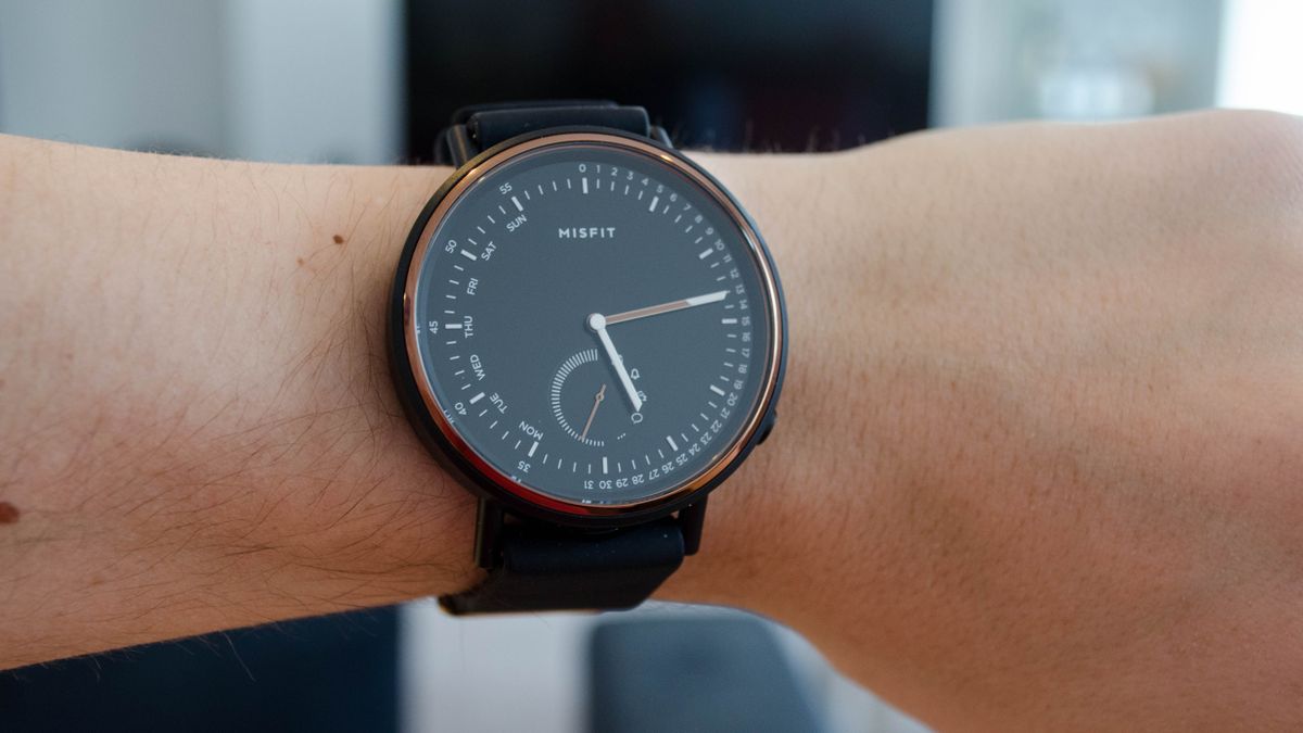 Fitness, battery life, interface and app - Misfit Command review - Page ...