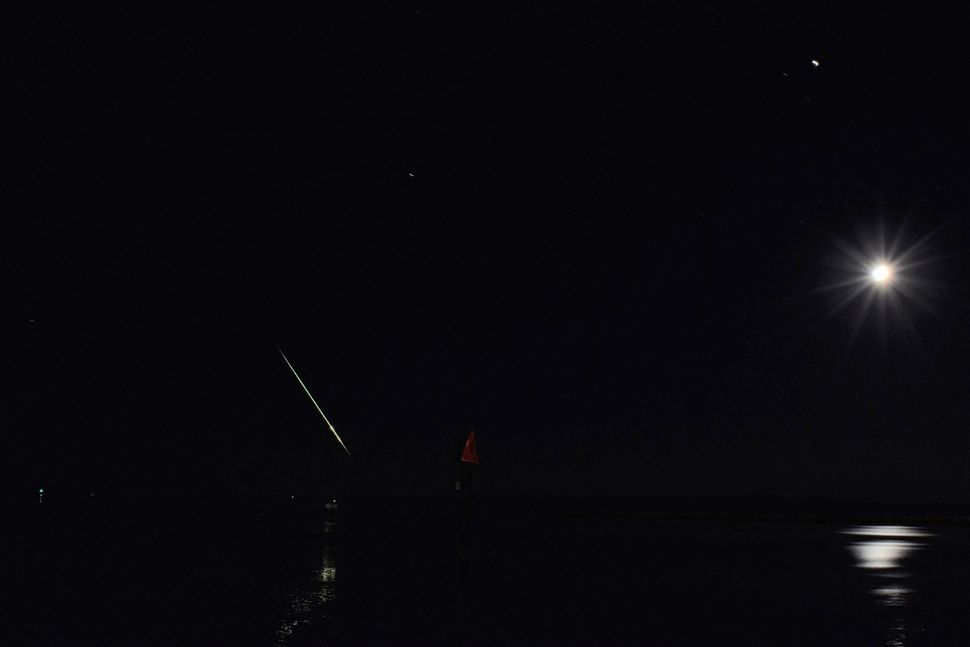 Brilliant fireball lights up night sky after SpaceX Crew-3 astronaut ...