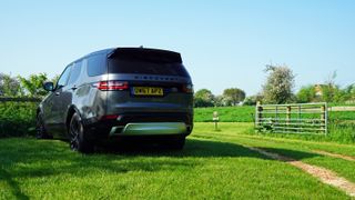 Land Rover Discovery HSE: over ground, uneven ground, Rovering free ...