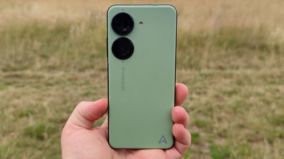 Asus Zenfone 10 review: powerful and pocketable but performative ...