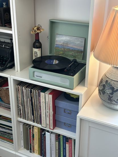 10 IKEA Vinyl Record Storage Hacks That Look Totally Custom | Livingetc