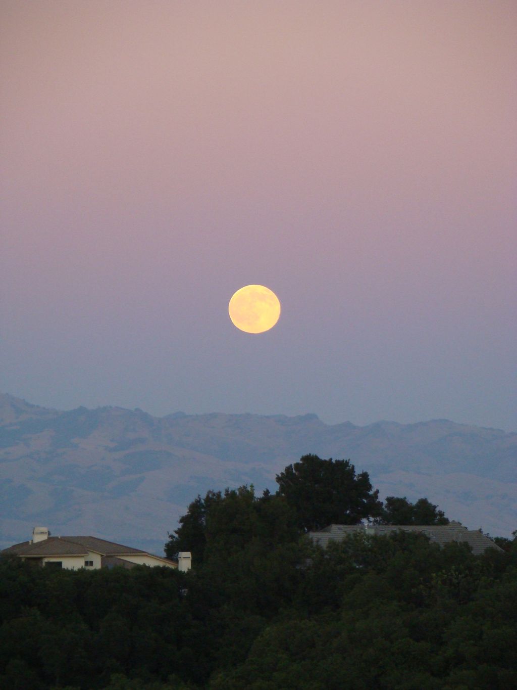 July full moon 2022: 'Buck supermoon' passes Saturn | Space