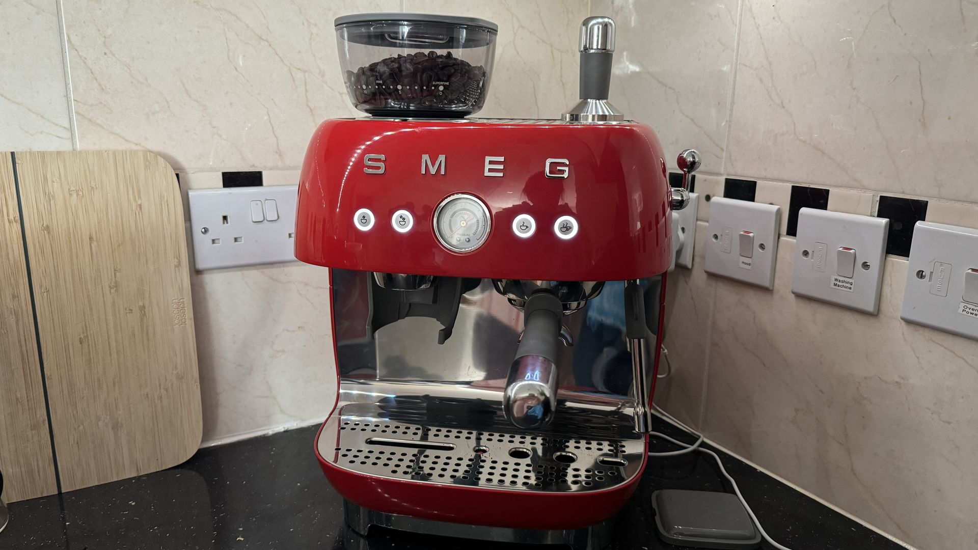 Smeg Espresso Coffee Machine EGF03 with grinder and milk frother review ...