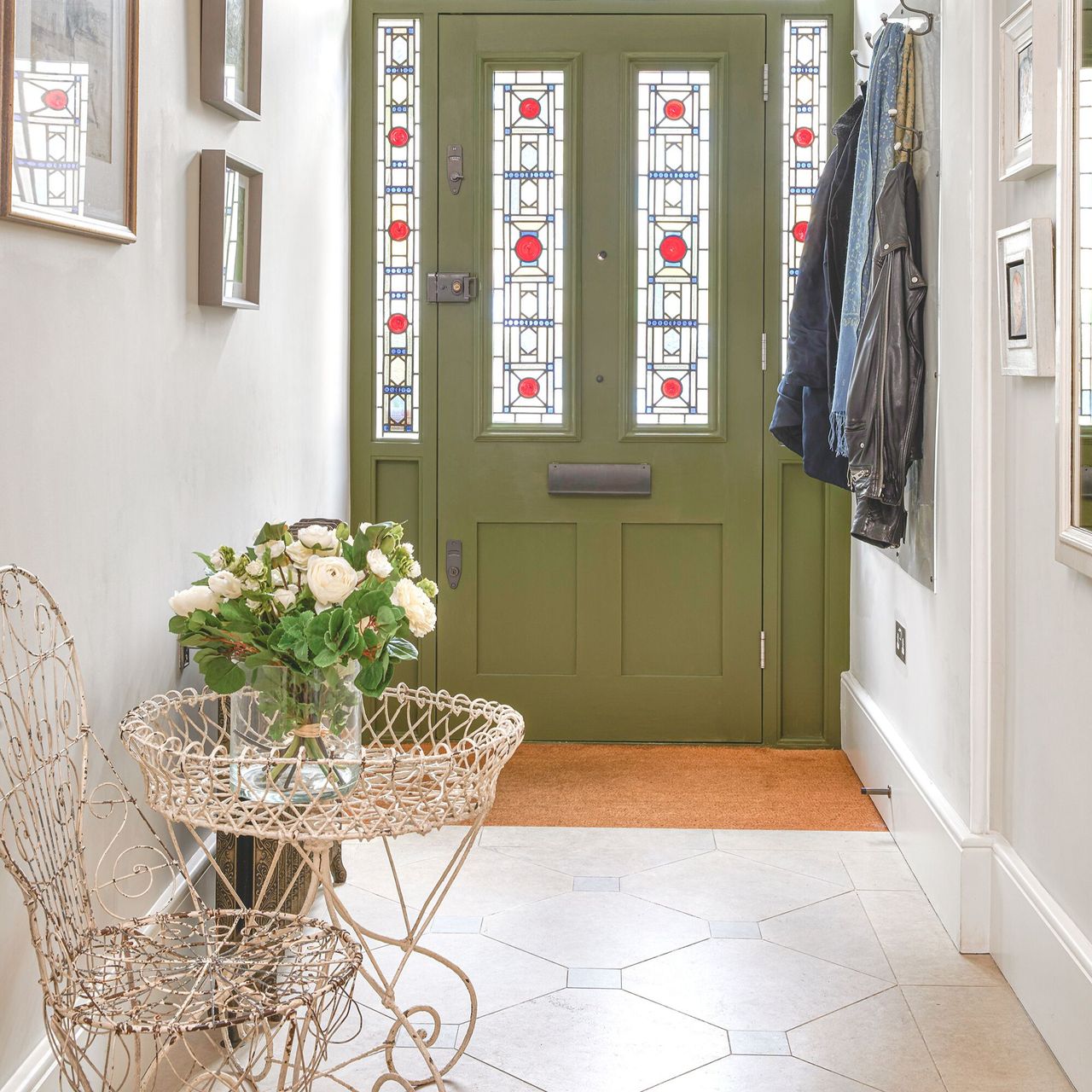 How to decorate a period hallway - 10 expert tips | Ideal Home