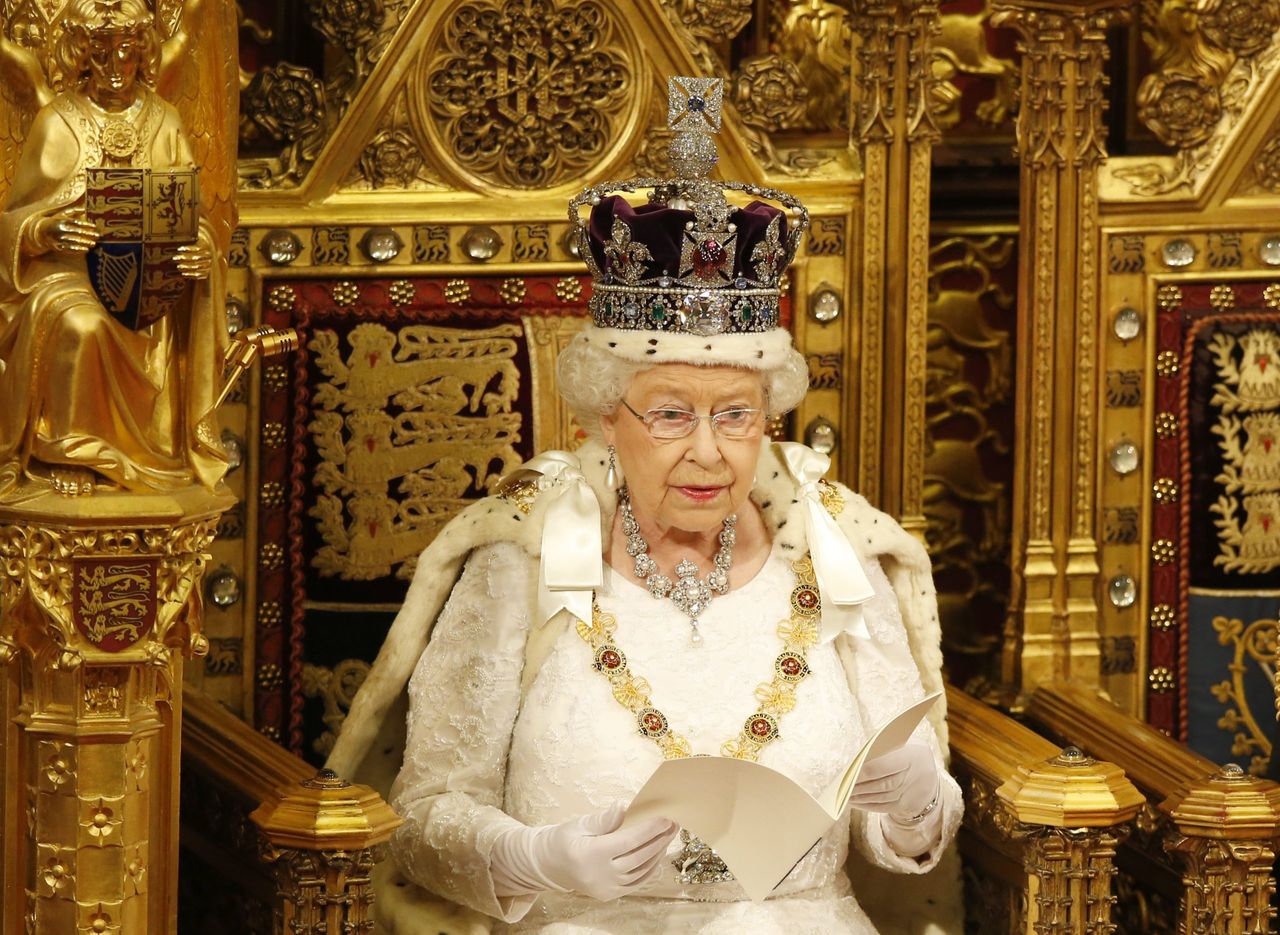 How much money does the Queen have and where does it come from ...