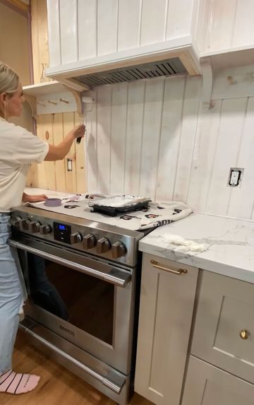 DIY range hood and backsplash build for the perfect farmhouse kitchen ...