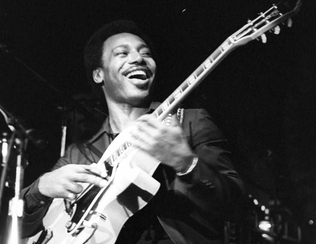 George Benson Octaves Lesson | GuitarPlayer