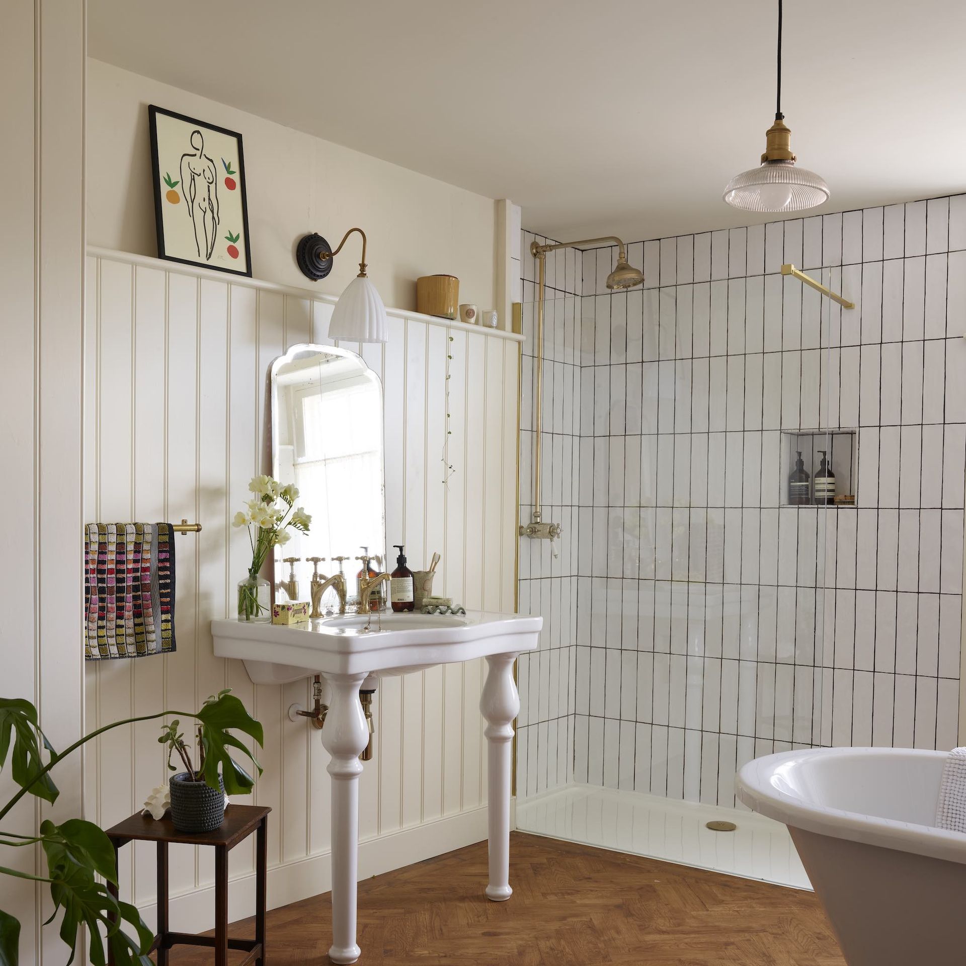 Bathroom lighting ideas – 11 ways to light bathrooms safely | Ideal Home