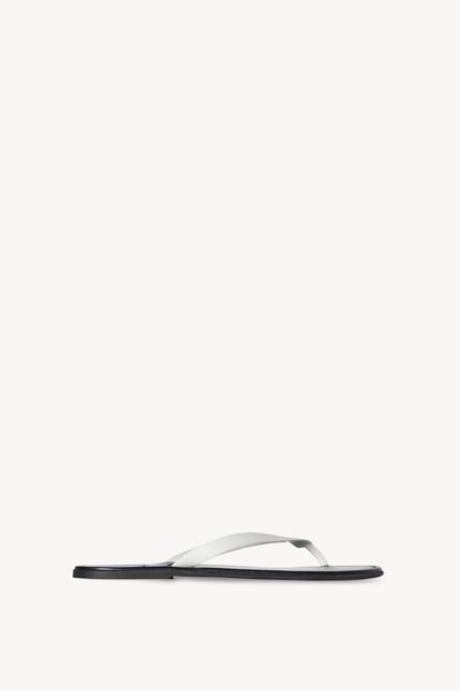 Sofia Richie Grainge Pairs Maternity Dress With $650 Flip Flops | Marie ...