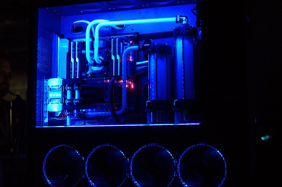 Half-Life 2's Citadel as a 9-foot tall PC, and other awesome case mods ...