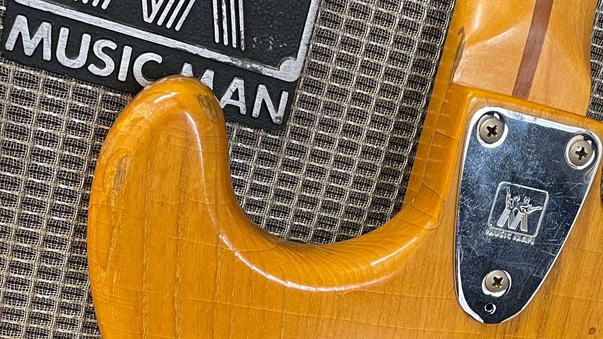 Developed by Leo Fender the Music Man Sabre I is a Sound Sculptor that ...