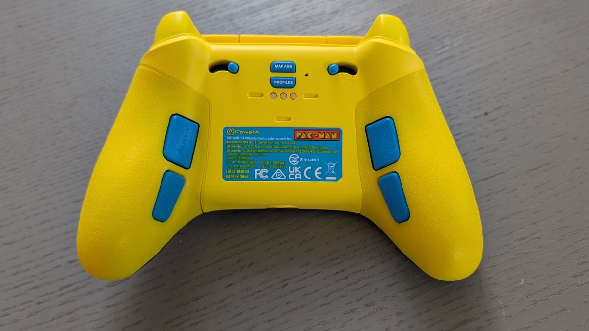 I love the look of this new PAC-MAN Xbox controller for under $100 ...