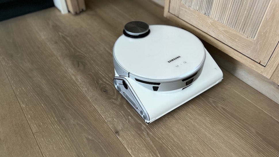 I’m ready to throw out my iRobot Roomba in favor of Samsung’s new Jet ...