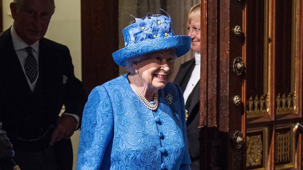 Did The Queen Wear an EU Hat For Her Brexit Speech | Marie Claire UK