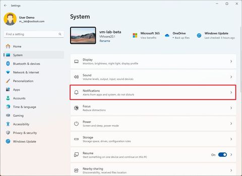 5 settings I always change to declutter the System Tray on Windows 11 ...