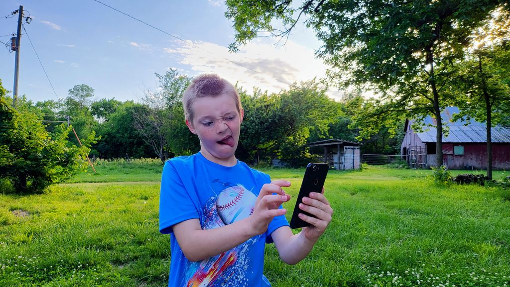 Pinwheel review: A kids smartphone platform that can grow with your ...