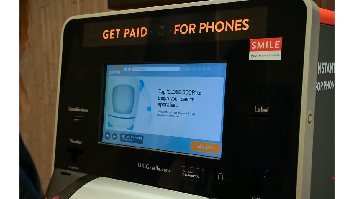 This machine will honestly assess how much your phone is worth second ...