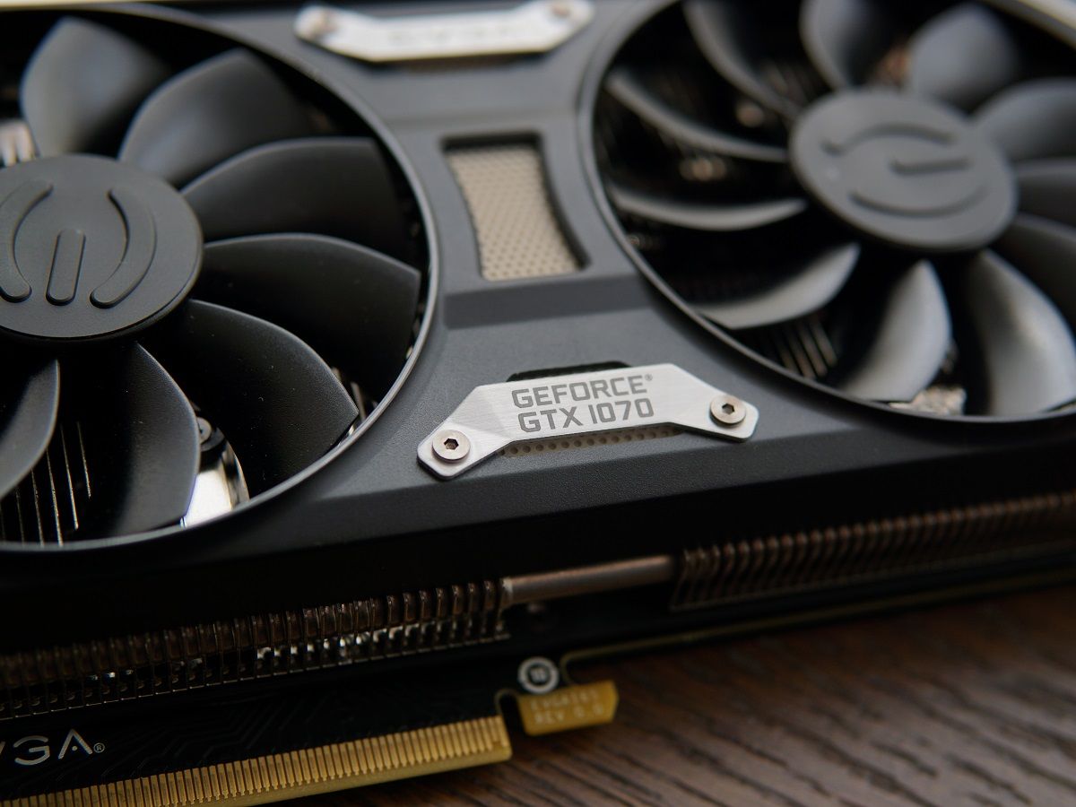 EVGA Tucks Away PCIe Power Cables, Bridges GPUs, Shows Off Custom GTX ...