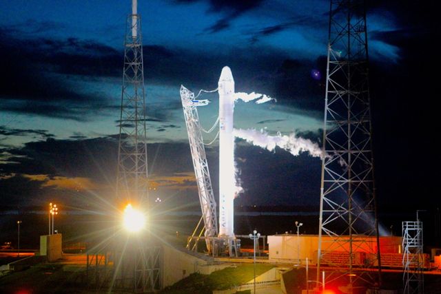 The Rockets and Spaceships of SpaceX (Photos) | Space