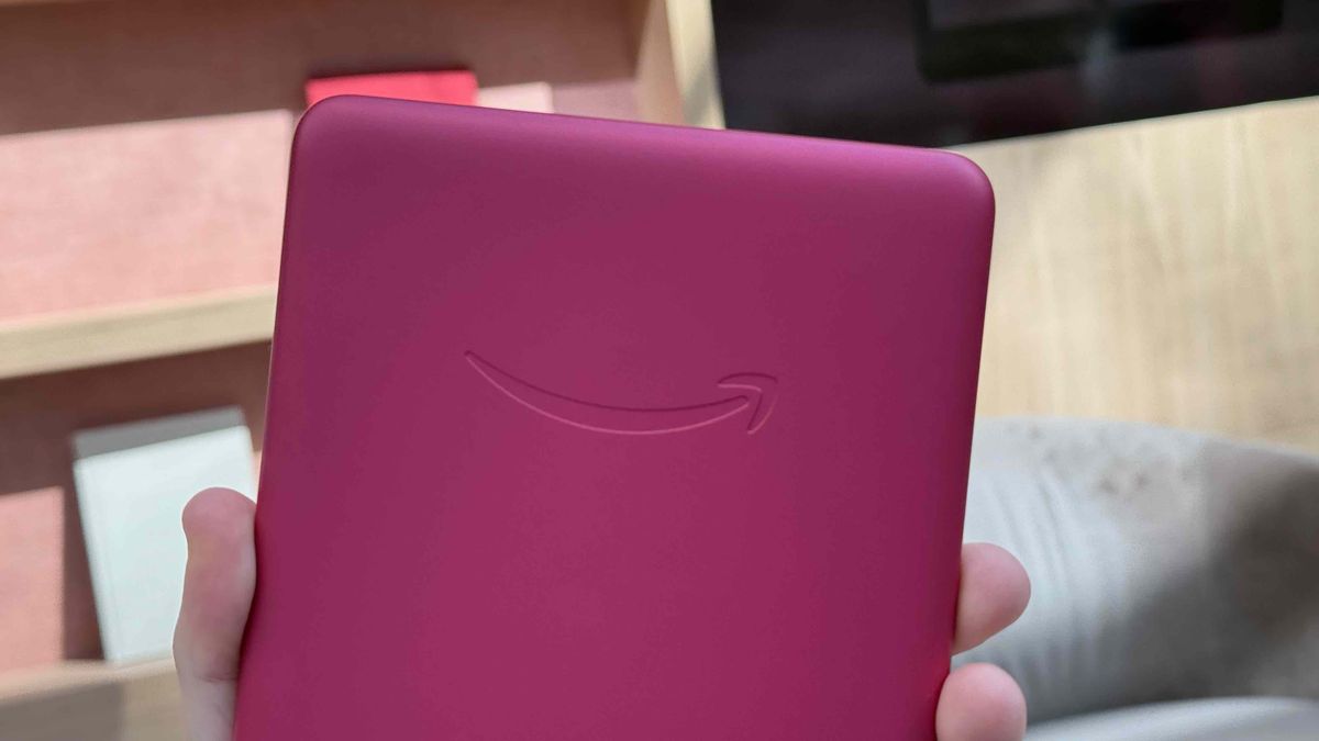 Amazon Kindle Paperwhite Signature Edition 2024 review: faster ...