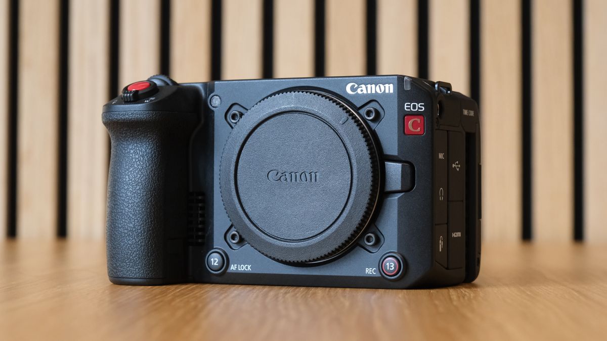 Hands-on Canon EOS C50 review: The FX3 killer is here | Digital Camera ...