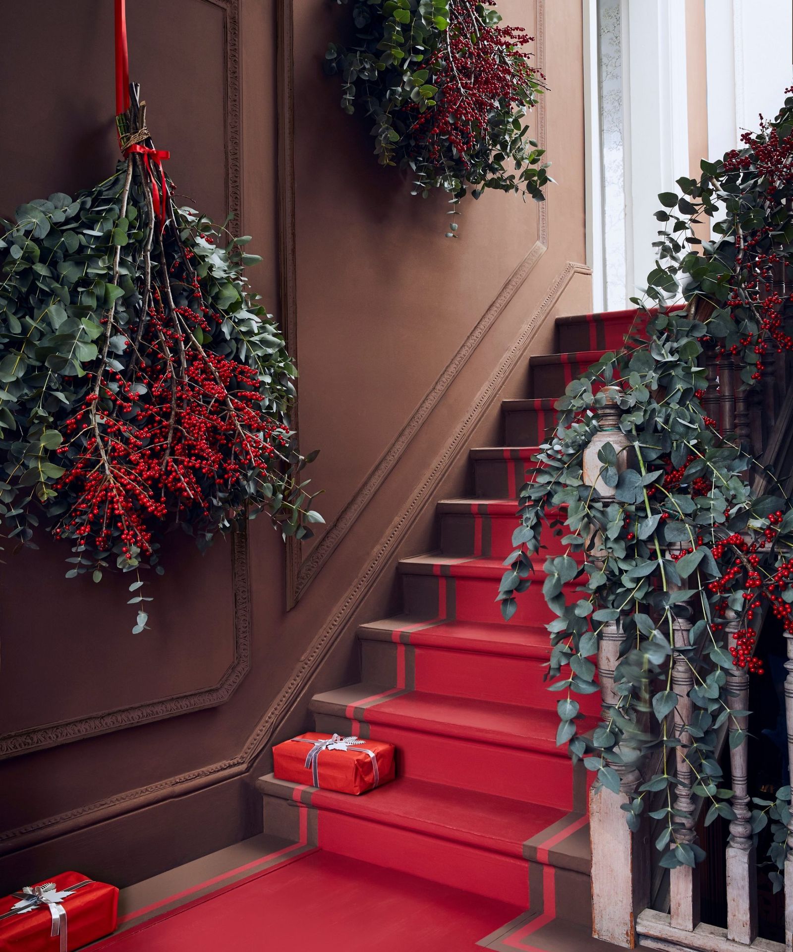 Christmas wall decor: 20 fabulous festive flourishes | Homes and Gardens