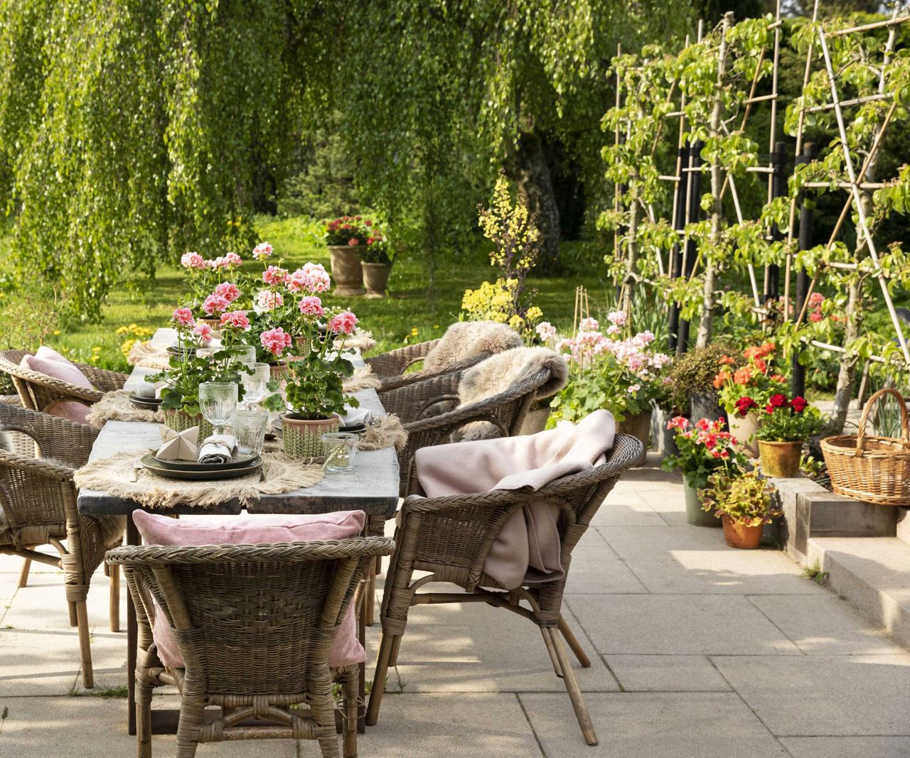 Should a patio go right up to a house? Experts advise | Homes and Gardens