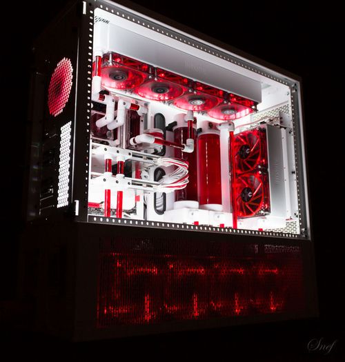 Build of the week: Snef's Bloody Angel | PC Gamer