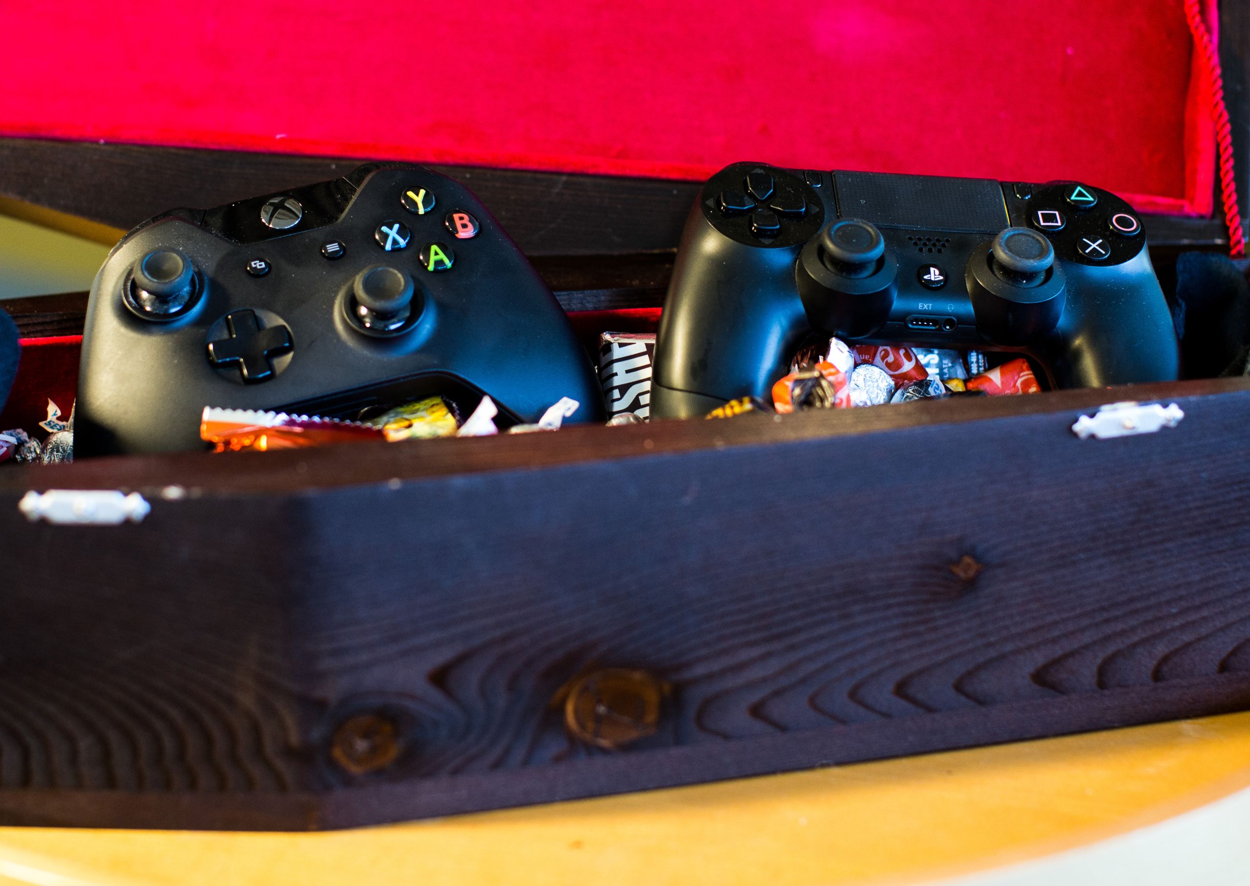 Xbox One controller vs. DualShock 4: which is better for PC gaming ...