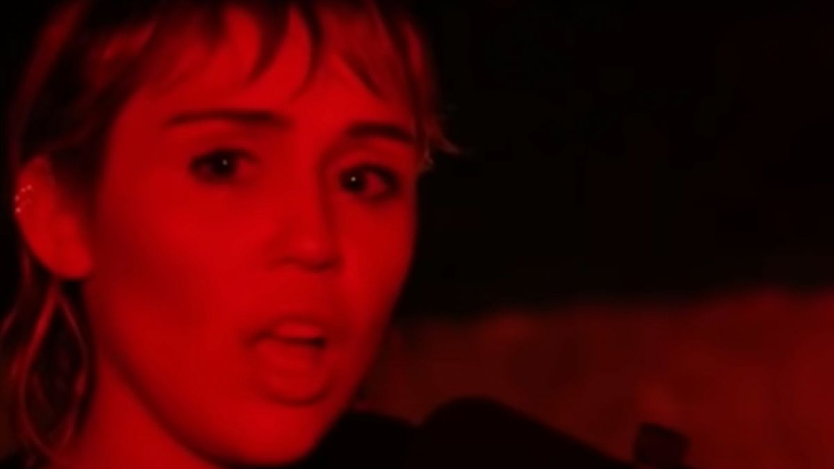 32 Of The Most Memorable Musical Guests In SNL History | Cinemablend