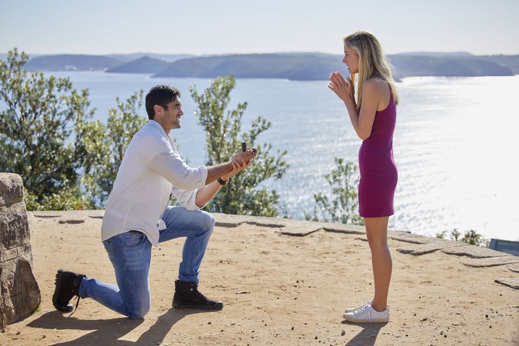 Home and Away spoilers Tane Parata proposes to Felicity! | What to Watch
