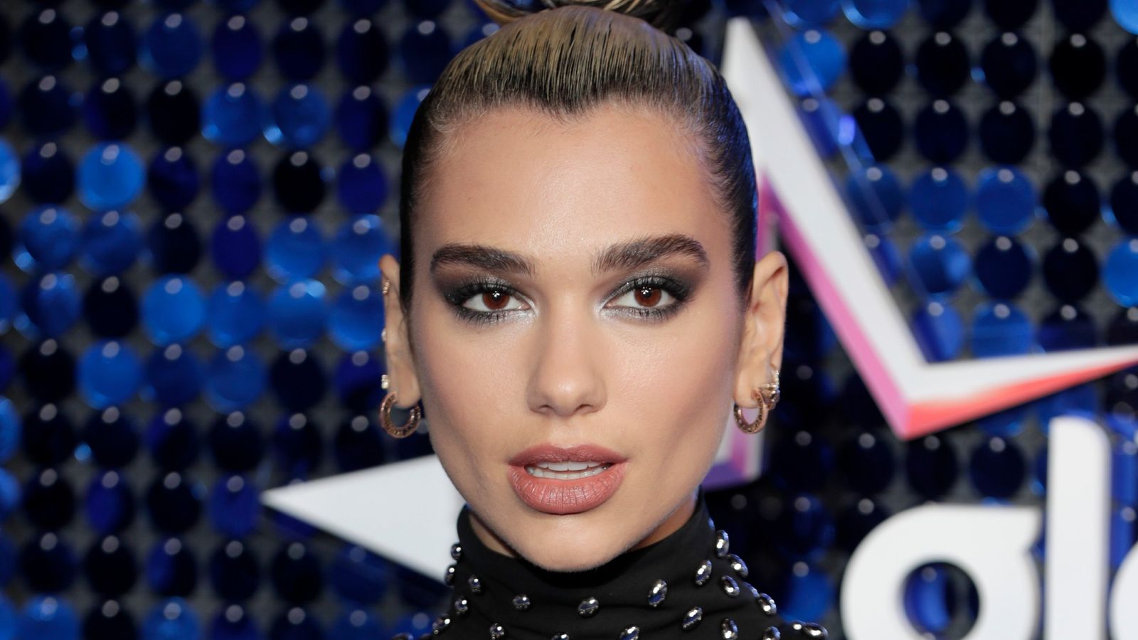 Dua Lipa is bringing back the 90s G-string look | My Imperfect Life