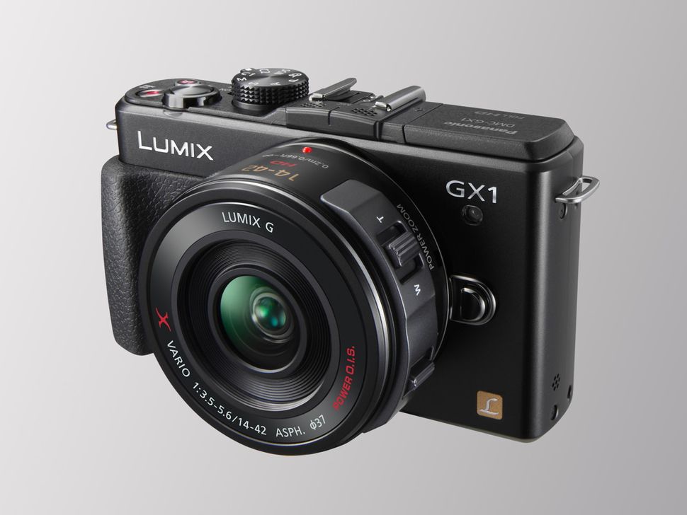 Build quality and handling - Panasonic Lumix DMC-GX1 review - Page 2 ...