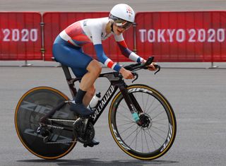 Olympics: Annemiek Van Vleuten races to gold in women's time trial ...